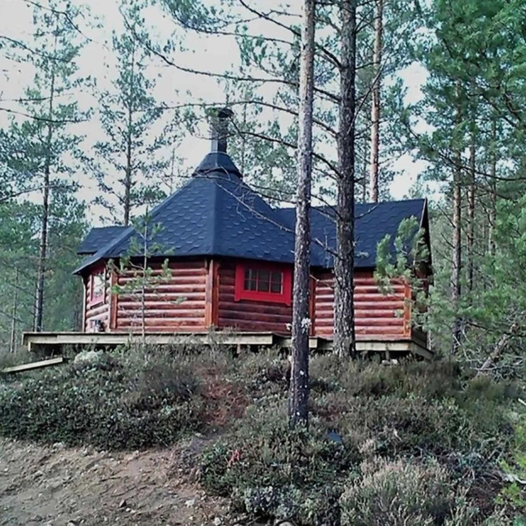 Tiny 2 Person Glamping Cabin with Extension – GlampLaunch